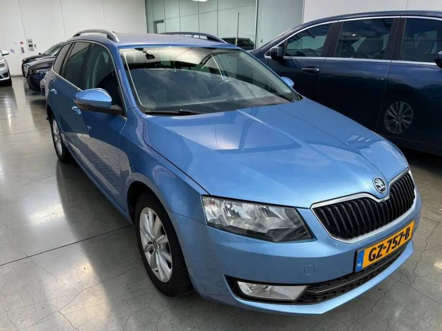 Zils Skoda Octavia 2015 Jūrmala, ar dzinēja tilpumu 1.60 L un nobraukumu 275 tūkst. km par 6950 €, foto 4 vietnē AUTOMOTO.COM.LV