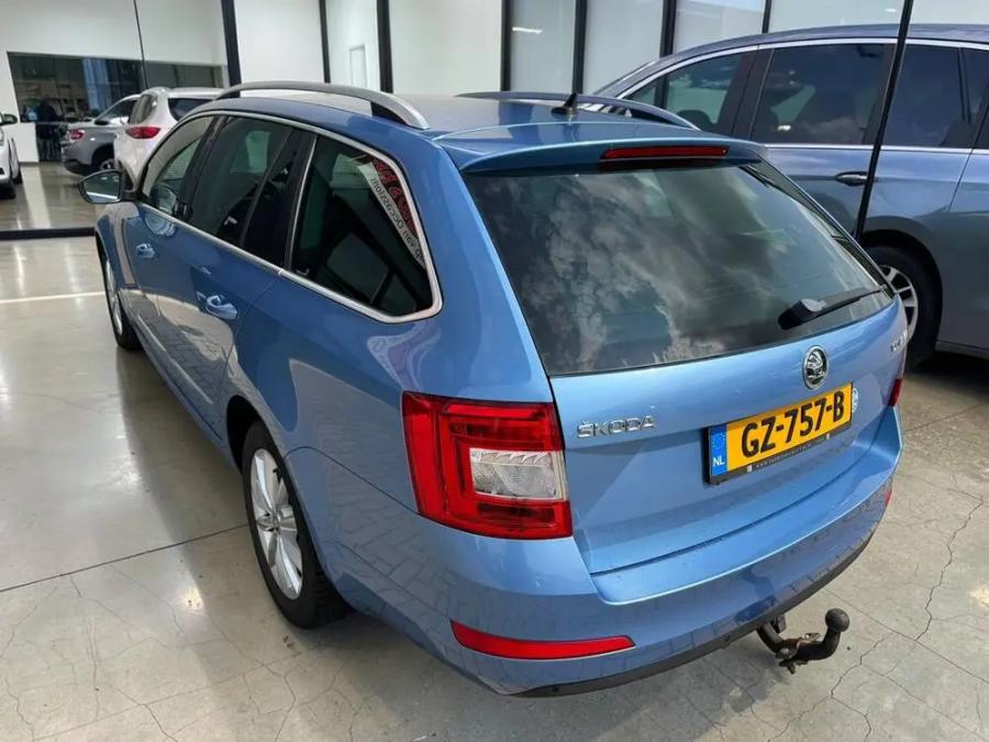 Zils Skoda Octavia 2015 Jūrmala, ar dzinēja tilpumu 1.60 L un nobraukumu 275 tūkst. km par 6950 €, foto 7 vietnē AUTOMOTO.COM.LV