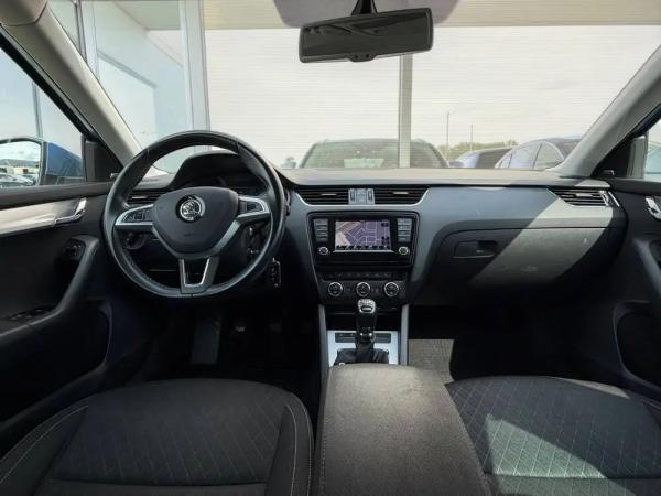 Zils Skoda Octavia 2015 Jūrmala, ar dzinēja tilpumu 1.60 L un nobraukumu 275 tūkst. km par 6950 €, foto 10 vietnē AUTOMOTO.COM.LV
