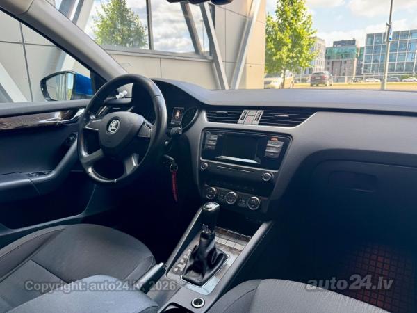 Blue Skoda Octavia 2015 in Tallinn, with an engine capacity of 2.00 L and mileage of 351 thousand km for 5999 €, photo 10 on AUTOMOTO.COM.LV