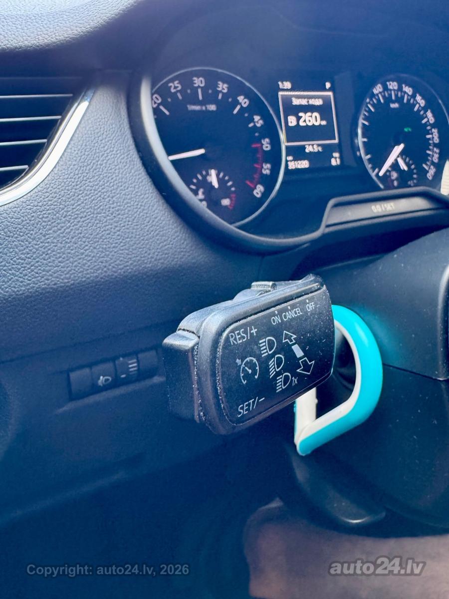 Blue Skoda Octavia 2015 in Tallinn, with an engine capacity of 2.00 L and mileage of 351 thousand km for 5999 €, photo 18 on AUTOMOTO.COM.LV