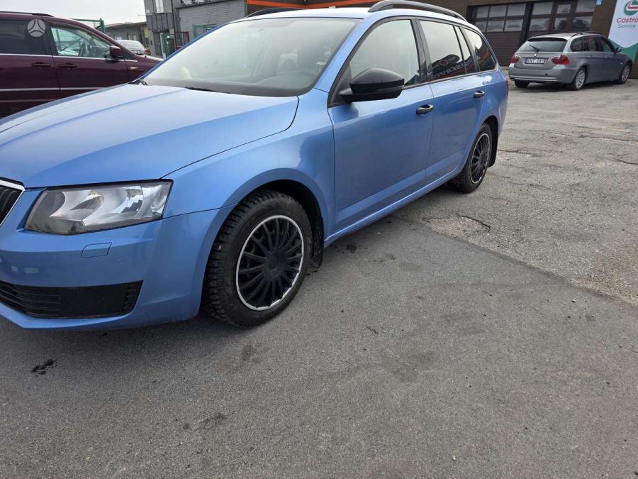 Zils Skoda Octavia 2015 Kretinga, ar dzinēja tilpumu 1.20 L un nobraukumu 335 tūkst. km par 4500 €, foto 3 vietnē AUTOMOTO.COM.LV