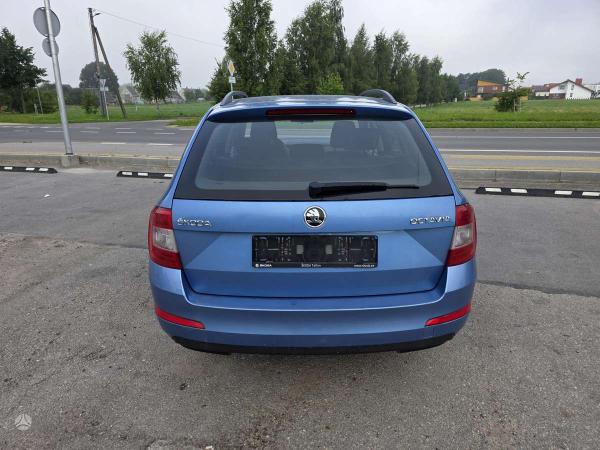 Blue Skoda Octavia 2015 in Kretinga, with an engine capacity of 1.20 L and mileage of 335 thousand km for 4500 €, photo 4 on AUTOMOTO.COM.LV