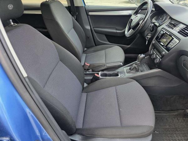 Blue Skoda Octavia 2015 in Kretinga, with an engine capacity of 1.20 L and mileage of 335 thousand km for 4500 €, photo 7 on AUTOMOTO.COM.LV