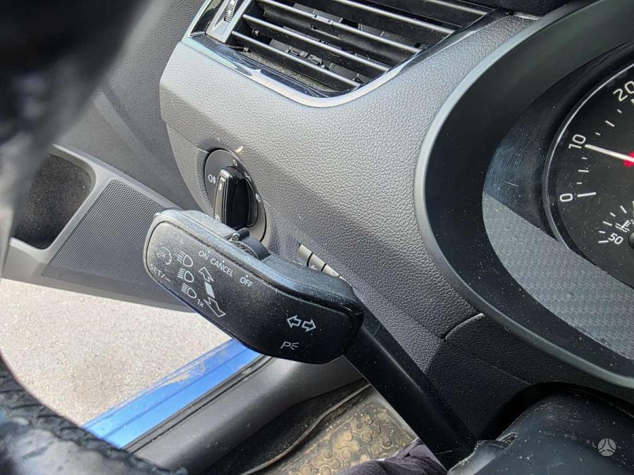 Zils Skoda Octavia 2015 Kretinga, ar dzinēja tilpumu 1.20 L un nobraukumu 335 tūkst. km par 4500 €, foto 14 vietnē AUTOMOTO.COM.LV