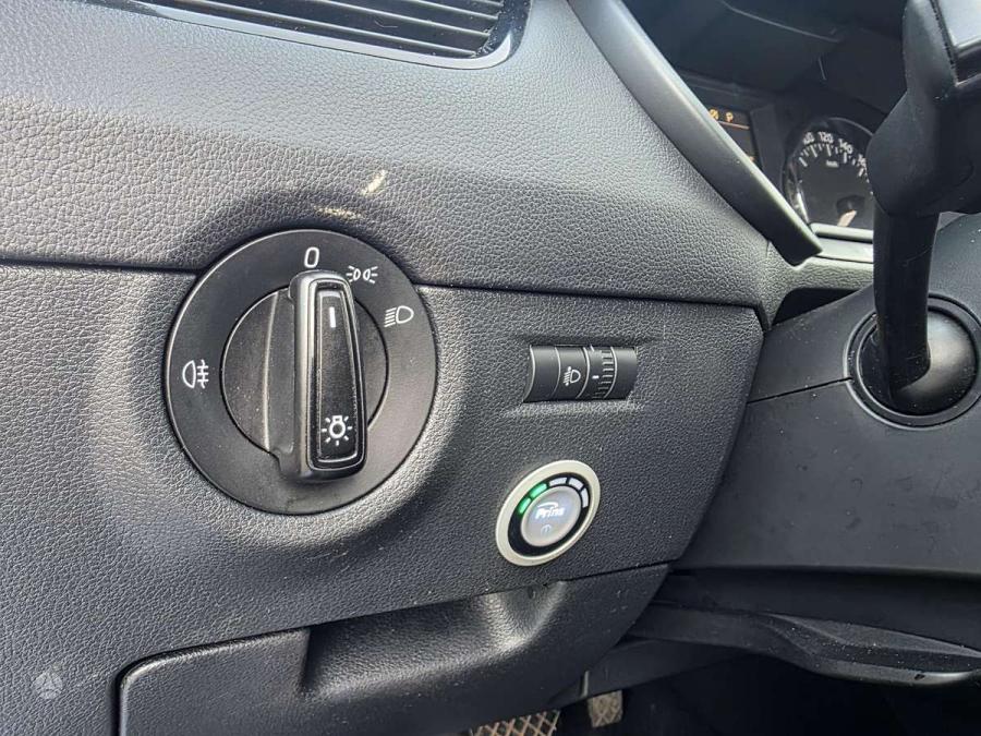 Zils Skoda Octavia 2015 Kretinga, ar dzinēja tilpumu 1.20 L un nobraukumu 335 tūkst. km par 4500 €, foto 15 vietnē AUTOMOTO.COM.LV