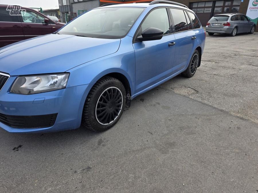 Blue Skoda Octavia 2015 in Kretinga, with an engine capacity of 1.20 L and mileage of 345 thousand km for 4500 €, photo 1 on AUTOMOTO.COM.LV