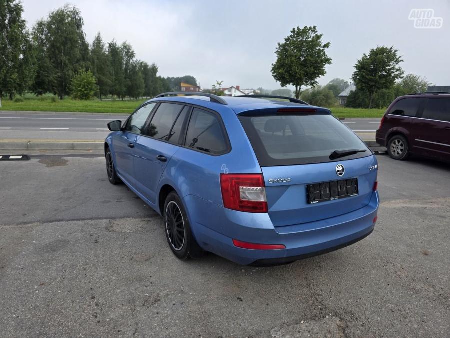 Blue Skoda Octavia 2015 in Kretinga, with an engine capacity of 1.20 L and mileage of 345 thousand km for 4500 €, photo 4 on AUTOMOTO.COM.LV