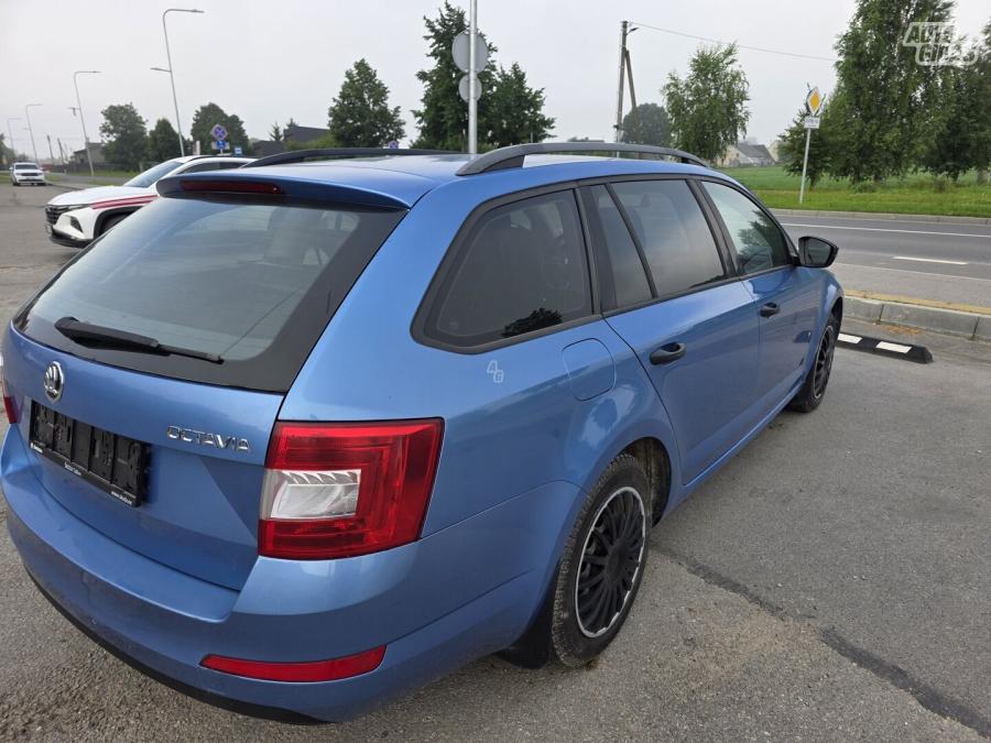 Blue Skoda Octavia 2015 in Kretinga, with an engine capacity of 1.20 L and mileage of 345 thousand km for 4500 €, photo 6 on AUTOMOTO.COM.LV