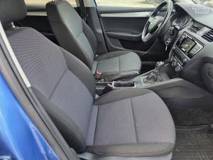 Blue Skoda Octavia 2015 in Kretinga, with an engine capacity of 1.20 L and mileage of 345 thousand km for 4500 €, photo 8 on AUTOMOTO.COM.LV