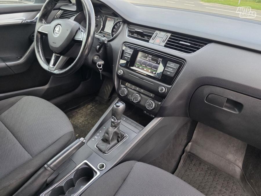 Blue Skoda Octavia 2015 in Kretinga, with an engine capacity of 1.20 L and mileage of 345 thousand km for 4500 €, photo 9 on AUTOMOTO.COM.LV