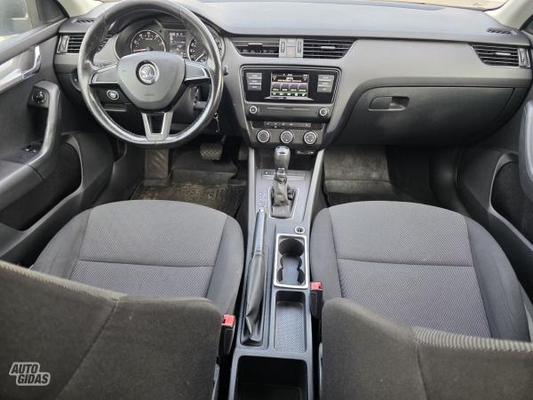 Blue Skoda Octavia 2015 in Kretinga, with an engine capacity of 1.20 L and mileage of 345 thousand km for 4500 €, photo 9 on AUTOMOTO.COM.LV