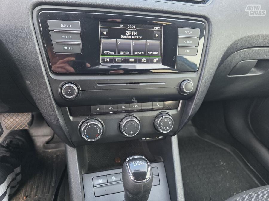 Blue Skoda Octavia 2015 in Kretinga, with an engine capacity of 1.20 L and mileage of 345 thousand km for 4500 €, photo 13 on AUTOMOTO.COM.LV