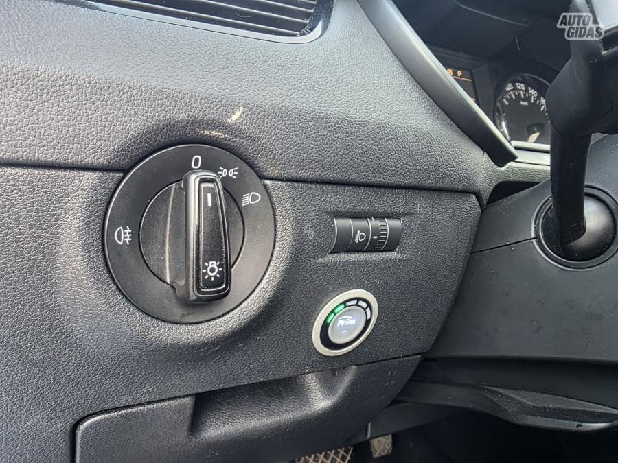 Blue Skoda Octavia 2015 in Kretinga, with an engine capacity of 1.20 L and mileage of 345 thousand km for 4500 €, photo 15 on AUTOMOTO.COM.LV