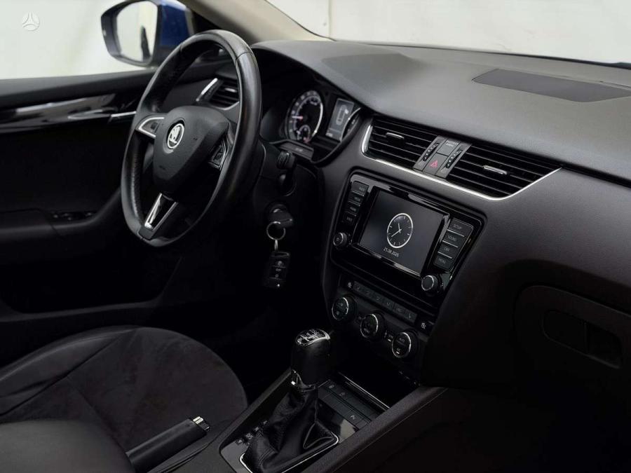 Zils Skoda Octavia 2015 Viļņa, ar dzinēja tilpumu 2.00 L un nobraukumu 211 tūkst. km par 9200 €, foto 16 vietnē AUTOMOTO.COM.LV