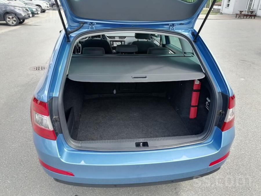 Blue Skoda Octavia 2016 in Valmiera, with an engine capacity of 2.00 L and mileage of 90 thousand km for 11200 €, photo 18 on AUTOMOTO.COM.LV