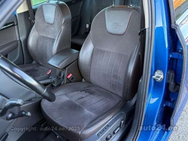Blue Skoda Octavia 2016 in Tartu, with an engine capacity of 2.00 L and mileage of 294 thousand km for 9500 €, photo 11 on AUTOMOTO.COM.LV