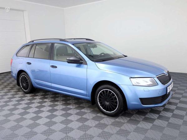 Blue Skoda Octavia 2016 in Kretinga, with an engine capacity of 1.20 L and mileage of 283 thousand km for 4995 €, photo 1 on AUTOMOTO.COM.LV