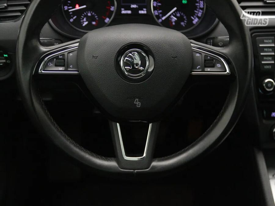 Blue Skoda Octavia 2016 in Vilnius, with an engine capacity of 1.40 L and mileage of 264 thousand km for 8399 €, photo 19 on AUTOMOTO.COM.LV