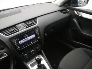 Blue Skoda Octavia 2016 in Vilnius, with an engine capacity of 1.40 L and mileage of 264 thousand km for 8399 €, photo 22 on AUTOMOTO.COM.LV