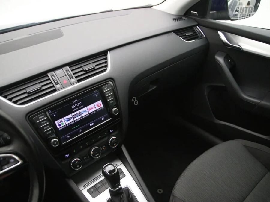 Blue Skoda Octavia 2016 in Vilnius, with an engine capacity of 1.40 L and mileage of 264 thousand km for 8399 €, photo 22 on AUTOMOTO.COM.LV