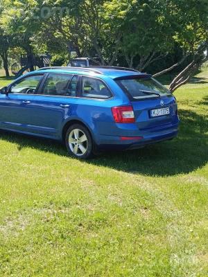 Blue Skoda Octavia 2016 in Aluksne, with an engine capacity of 2.00 L and mileage of 407 thousand km for 3500 €, photo 4 on AUTOMOTO.COM.LV