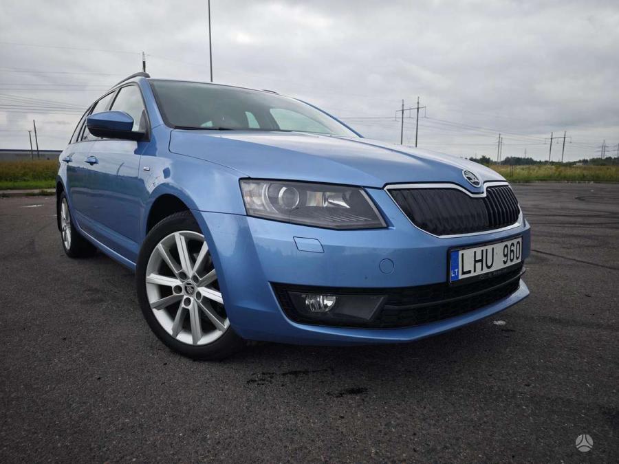 Blue Skoda Octavia 2016 in Panevezys, with an engine capacity of 1.60 L and mileage of 200 thousand km for 7700 €, photo 3 on AUTOMOTO.COM.LV