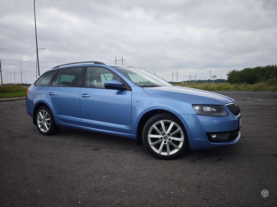 Blue Skoda Octavia 2016 in Panevezys, with an engine capacity of 1.60 L and mileage of 200 thousand km for 7700 €, photo 4 on AUTOMOTO.COM.LV