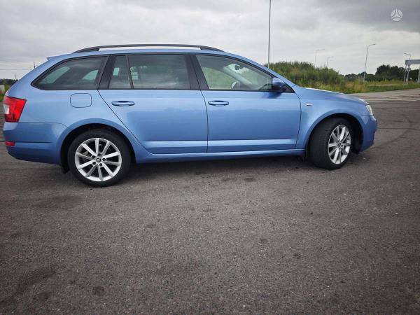 Zils Skoda Octavia 2016 Panevēža, ar dzinēja tilpumu 1.60 L un nobraukumu 200 tūkst. km par 7700 €, foto 4 vietnē AUTOMOTO.COM.LV