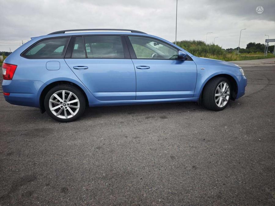Blue Skoda Octavia 2016 in Panevezys, with an engine capacity of 1.60 L and mileage of 200 thousand km for 7700 €, photo 5 on AUTOMOTO.COM.LV