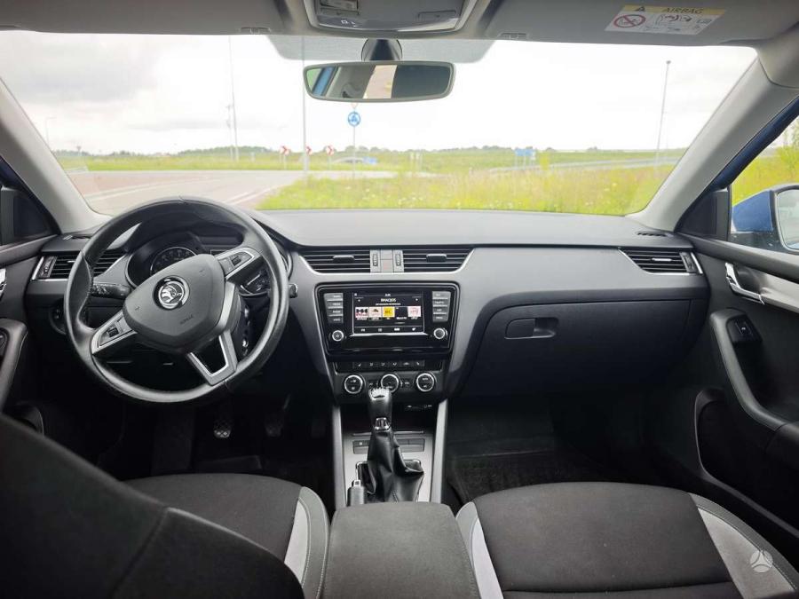 Blue Skoda Octavia 2016 in Panevezys, with an engine capacity of 1.60 L and mileage of 200 thousand km for 7700 €, photo 10 on AUTOMOTO.COM.LV