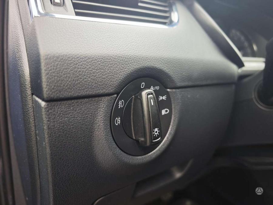 Blue Skoda Octavia 2016 in Panevezys, with an engine capacity of 1.60 L and mileage of 200 thousand km for 7700 €, photo 12 on AUTOMOTO.COM.LV