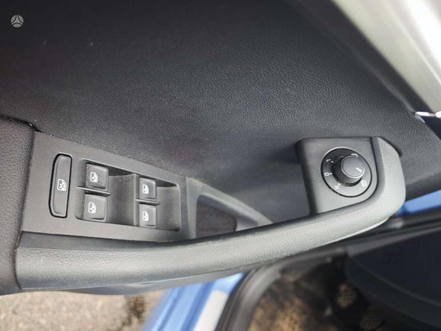 Blue Skoda Octavia 2016 in Panevezys, with an engine capacity of 1.60 L and mileage of 200 thousand km for 7700 €, photo 16 on AUTOMOTO.COM.LV