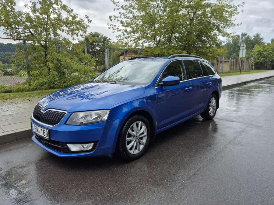 Blue Skoda Octavia 2016 in Vilnius, with an engine capacity of 1.40 L and mileage of 131 thousand km for 7500 €, photo 5 on AUTOMOTO.COM.LV