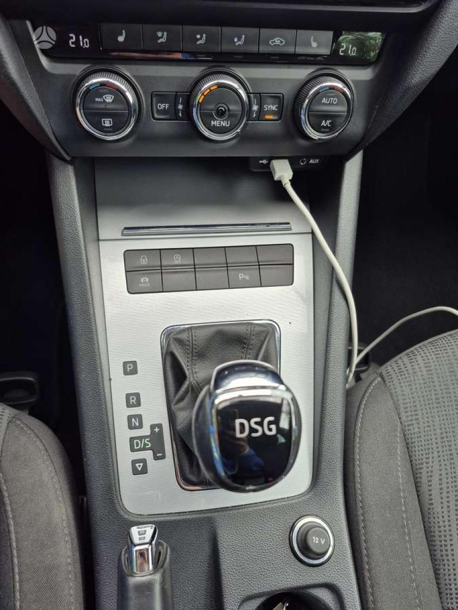 Blue Skoda Octavia 2016 in Vilnius, with an engine capacity of 1.40 L and mileage of 131 thousand km for 7500 €, photo 12 on AUTOMOTO.COM.LV