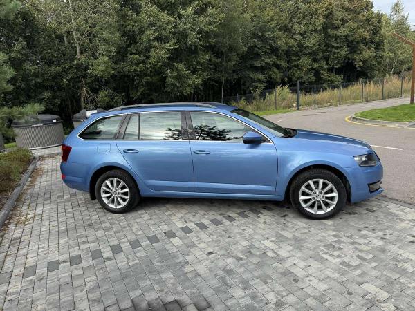 Blue Skoda Octavia 2016 in Kaunas, with an engine capacity of 1.97 L and mileage of 256 thousand km for 5550 €, photo 4 on AUTOMOTO.COM.LV
