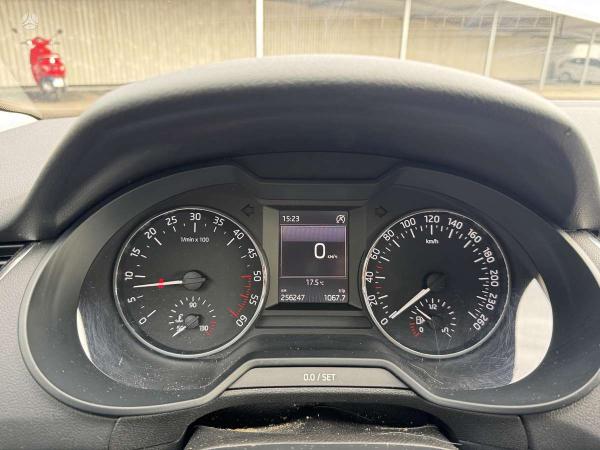 Blue Skoda Octavia 2016 in Kaunas, with an engine capacity of 1.97 L and mileage of 256 thousand km for 5550 €, photo 7 on AUTOMOTO.COM.LV