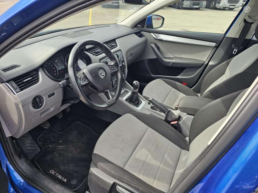 Zils Skoda Octavia 2016 Tauragė, ar dzinēja tilpumu 1.60 L un nobraukumu 300 tūkst. km par 6100 €, foto 15 vietnē AUTOMOTO.COM.LV