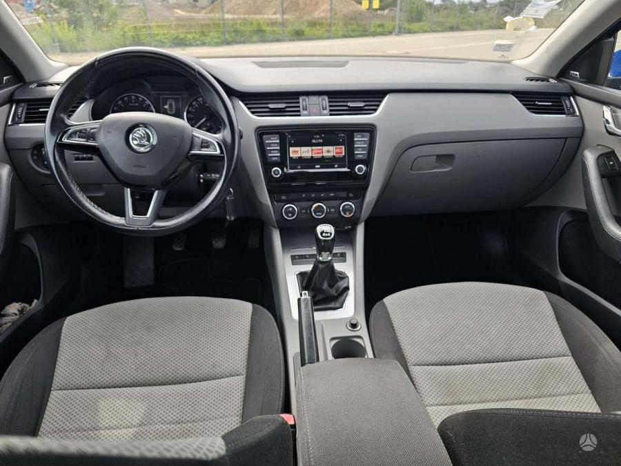 Zils Skoda Octavia 2016 Tauragė, ar dzinēja tilpumu 1.60 L un nobraukumu 300 tūkst. km par 6100 €, foto 16 vietnē AUTOMOTO.COM.LV