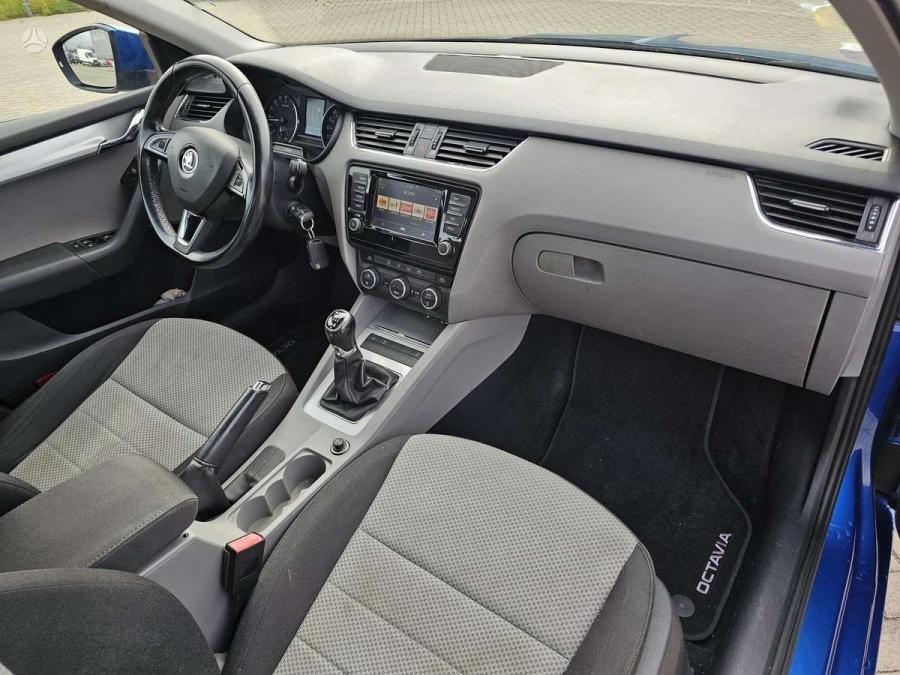 Zils Skoda Octavia 2016 Tauragė, ar dzinēja tilpumu 1.60 L un nobraukumu 300 tūkst. km par 6100 €, foto 17 vietnē AUTOMOTO.COM.LV