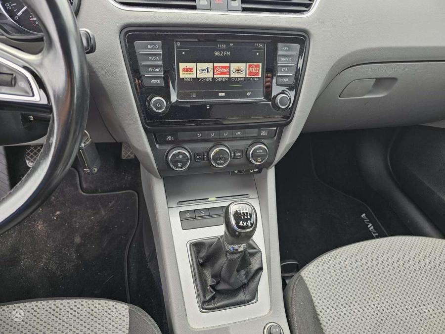 Zils Skoda Octavia 2016 Tauragė, ar dzinēja tilpumu 1.60 L un nobraukumu 300 tūkst. km par 6100 €, foto 22 vietnē AUTOMOTO.COM.LV