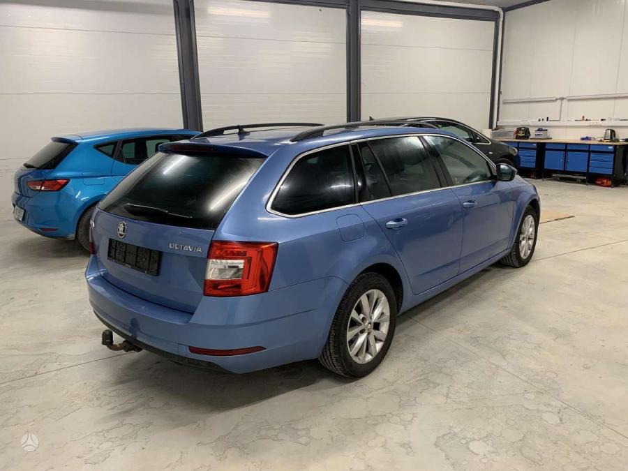 Blue Skoda Octavia 2017 in Kaunas, with an engine capacity of 1.60 L and mileage of 190 thousand km for 6200 €, photo 3 on AUTOMOTO.COM.LV