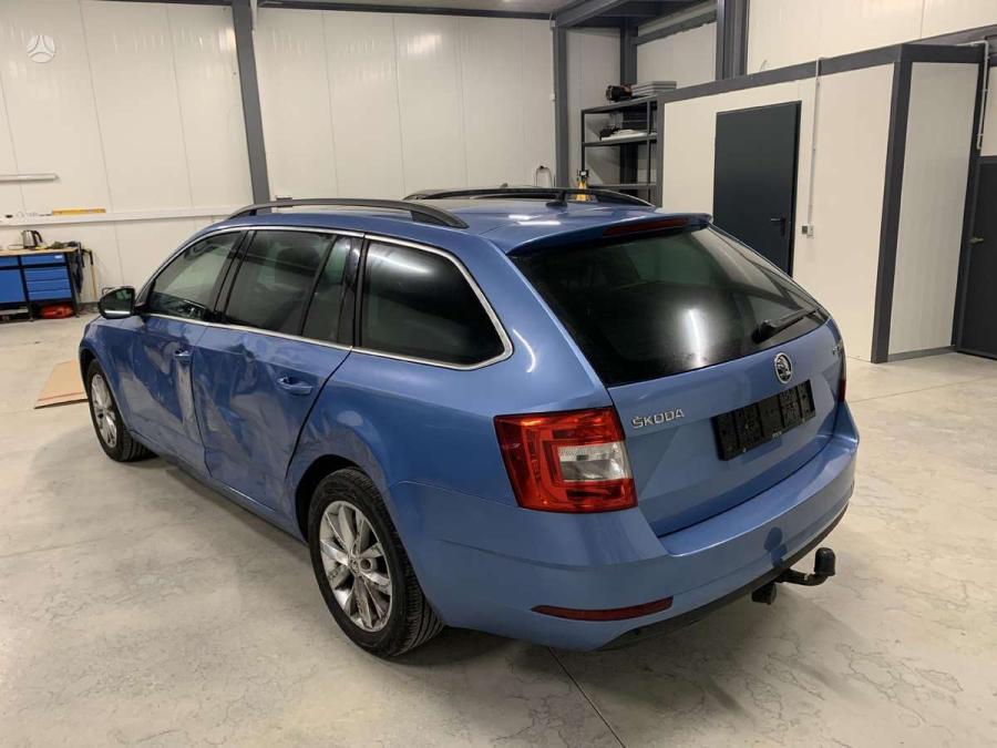 Blue Skoda Octavia 2017 in Kaunas, with an engine capacity of 1.60 L and mileage of 190 thousand km for 6200 €, photo 4 on AUTOMOTO.COM.LV