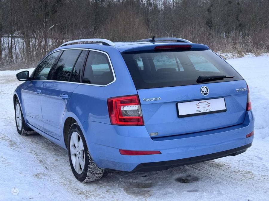 Blue Skoda Octavia 2017 in Kaunas, with an engine capacity of 1.00 L and mileage of 232 thousand km for 6950 €, photo 6 on AUTOMOTO.COM.LV