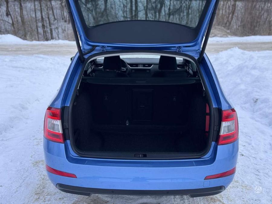 Blue Skoda Octavia 2017 in Kaunas, with an engine capacity of 1.00 L and mileage of 232 thousand km for 6950 €, photo 9 on AUTOMOTO.COM.LV