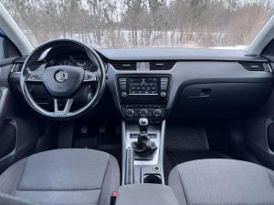 Blue Skoda Octavia 2017 in Kaunas, with an engine capacity of 1.00 L and mileage of 232 thousand km for 6950 €, photo 13 on AUTOMOTO.COM.LV