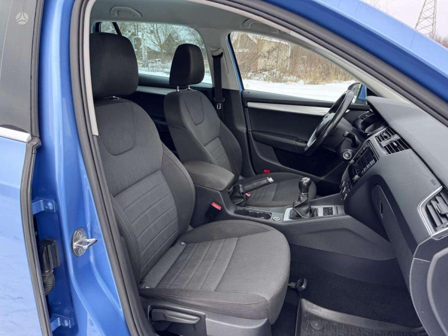 Blue Skoda Octavia 2017 in Kaunas, with an engine capacity of 1.00 L and mileage of 232 thousand km for 6950 €, photo 15 on AUTOMOTO.COM.LV