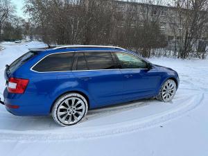 Blue Skoda Octavia 2017 in Vilnius, with an engine capacity of 1.97 L and mileage of 280 thousand km for 8700 €, photo 3 on AUTOMOTO.COM.LV
