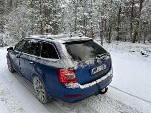 Blue Skoda Octavia 2017 in Vilnius, with an engine capacity of 1.97 L and mileage of 280 thousand km for 8700 €, photo 11 on AUTOMOTO.COM.LV