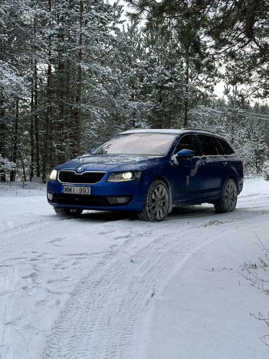 Blue Skoda Octavia 2017 in Vilnius, with an engine capacity of 1.97 L and mileage of 280 thousand km for 8700 €, photo 12 on AUTOMOTO.COM.LV
